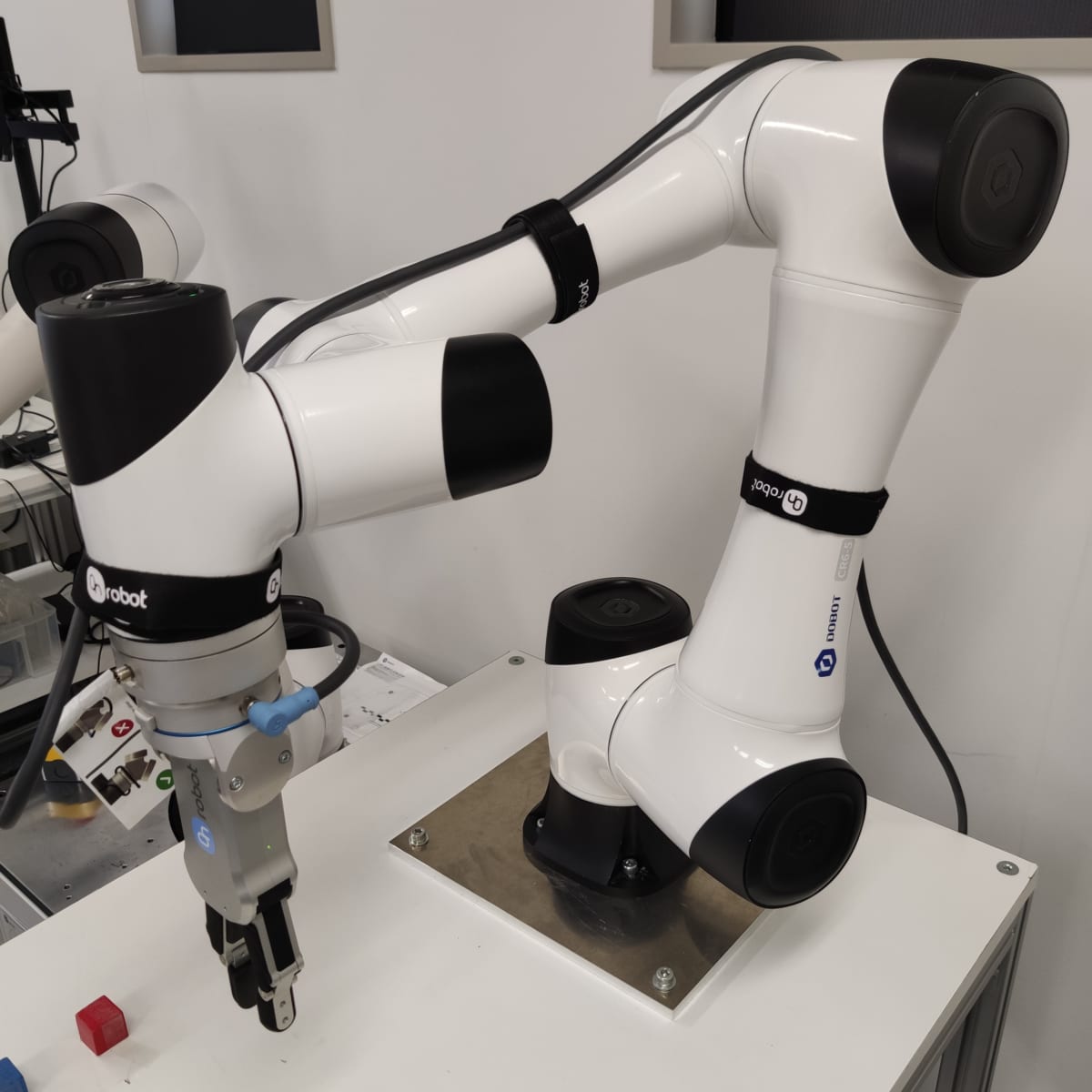 DOBOT CR5のご紹介（3rdパーティ製エンドエフェクタを使用した作業例） - Physical Computing FAQ& Tutorial